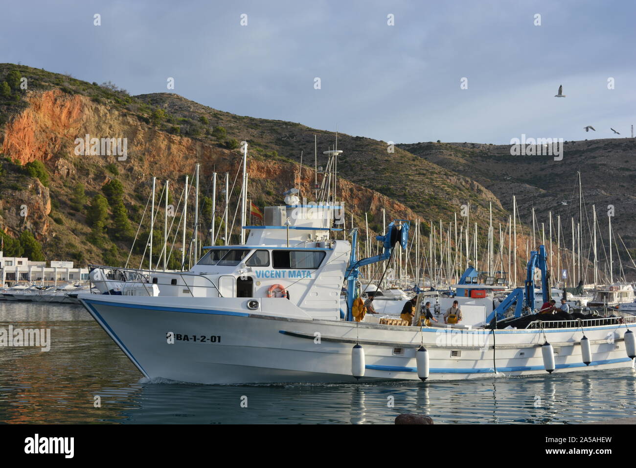 Fishing trawler catch hi-res stock photography and images - Alamy