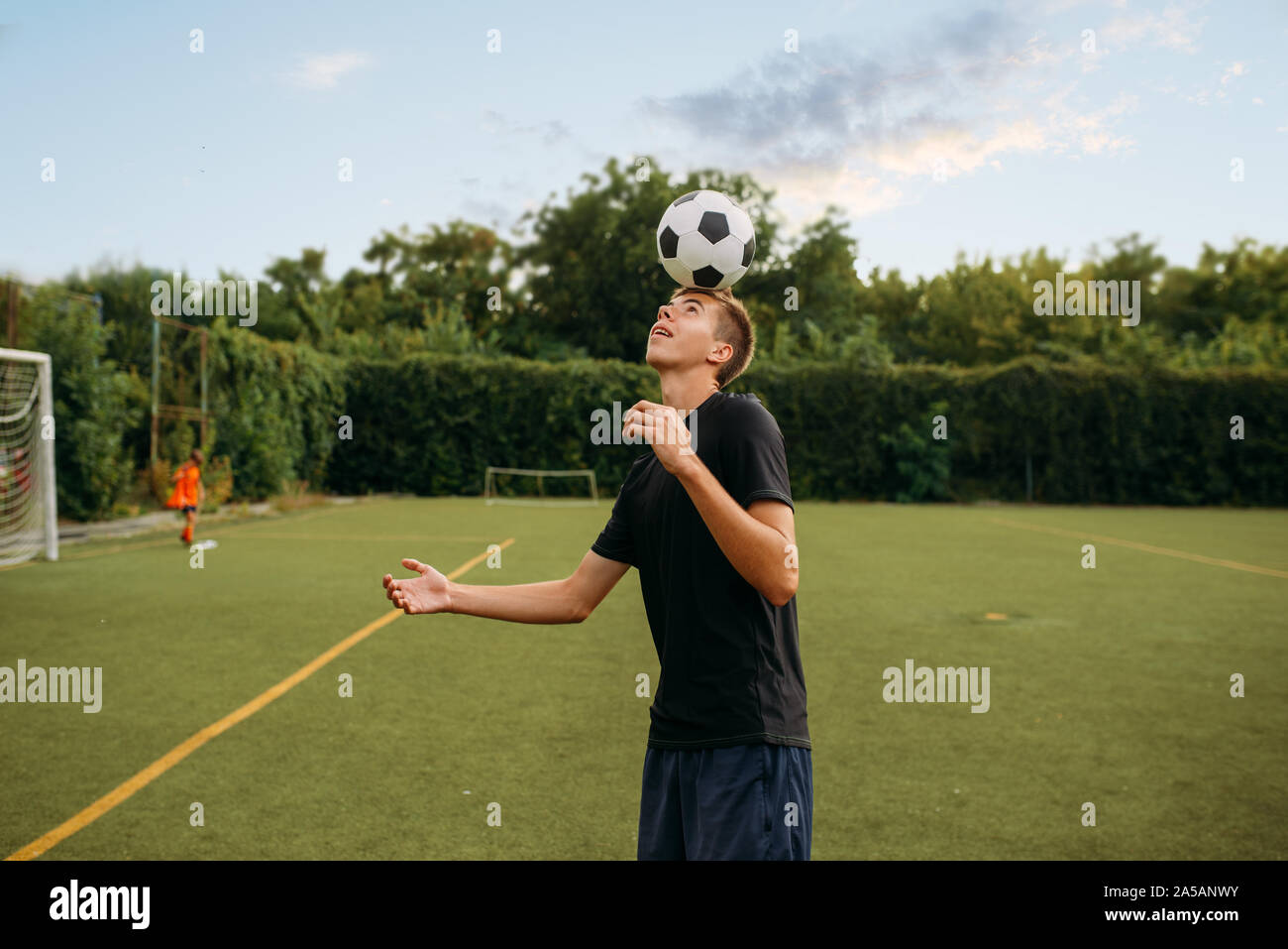 Soccer head ball kid hi-res stock photography and images - Alamy