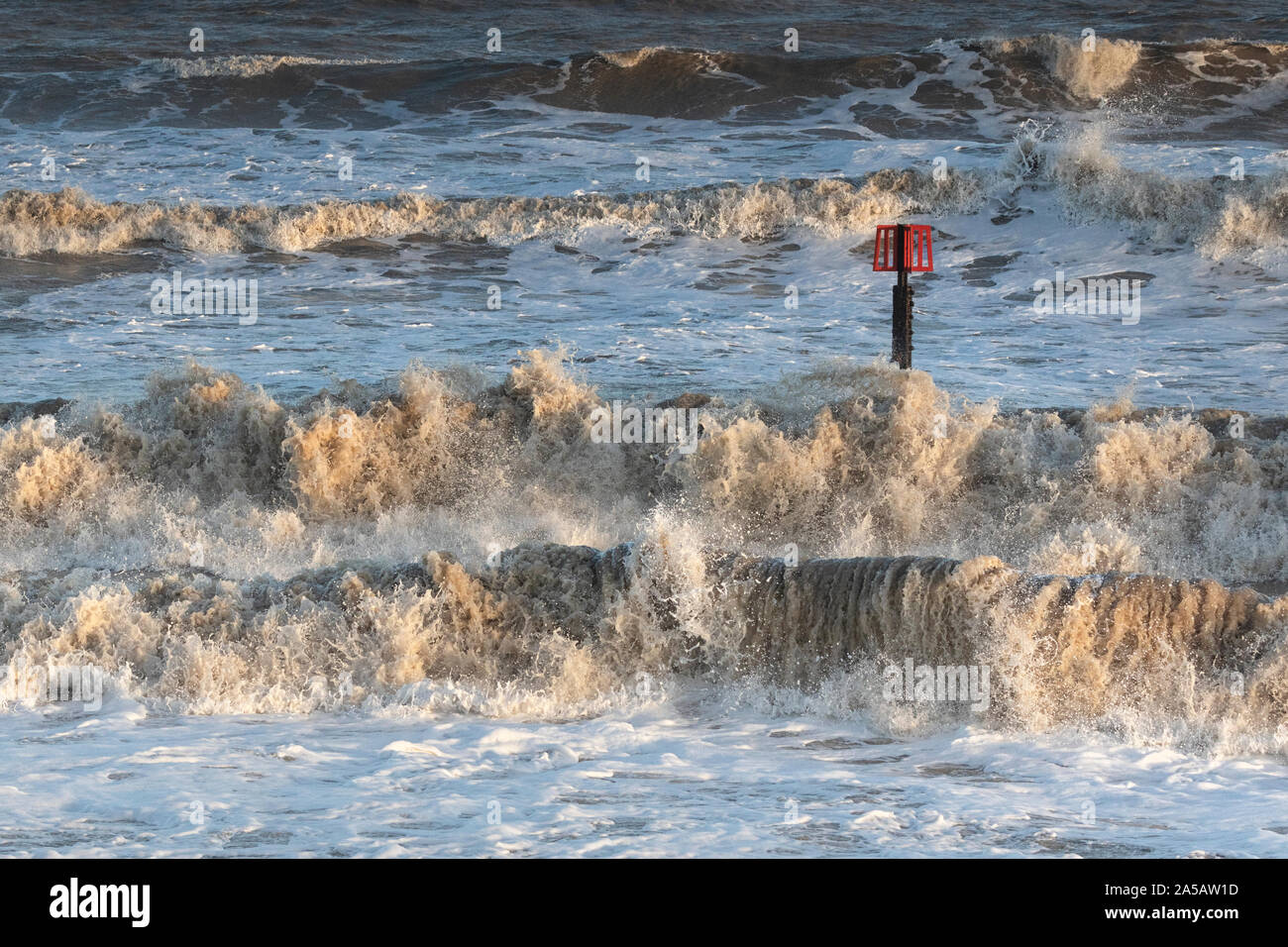 Sea sculpture, breaking waves and water Stock Photo - Alamy