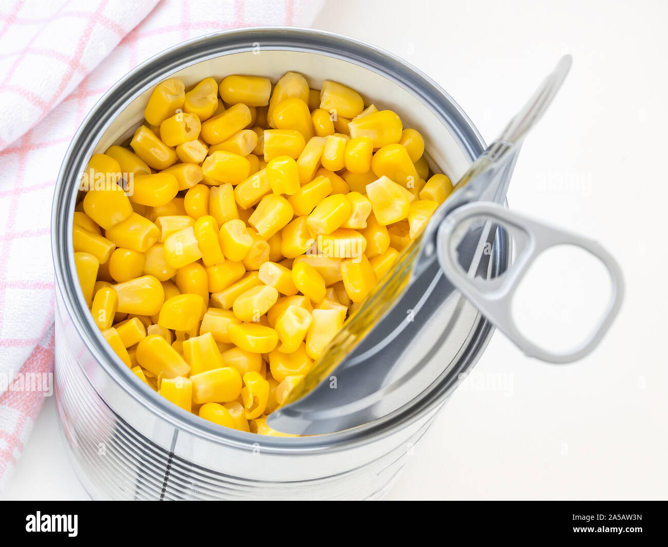 Pull corn hi-res stock photography and images - Alamy
