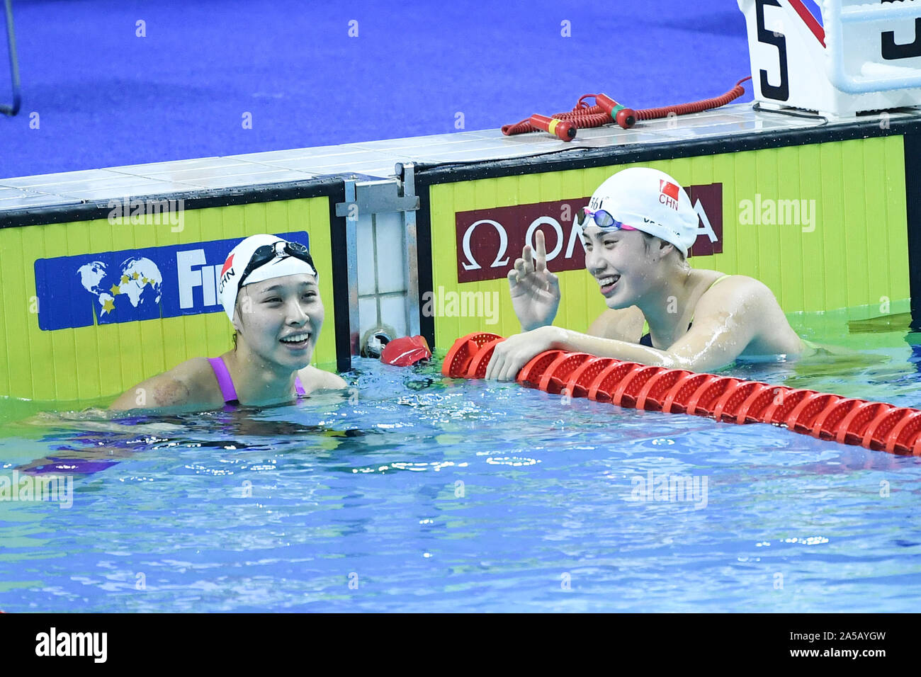 Wuhan, China's Hubei Province. 19th Oct, 2019. Zhu Menghui (L) of China ...