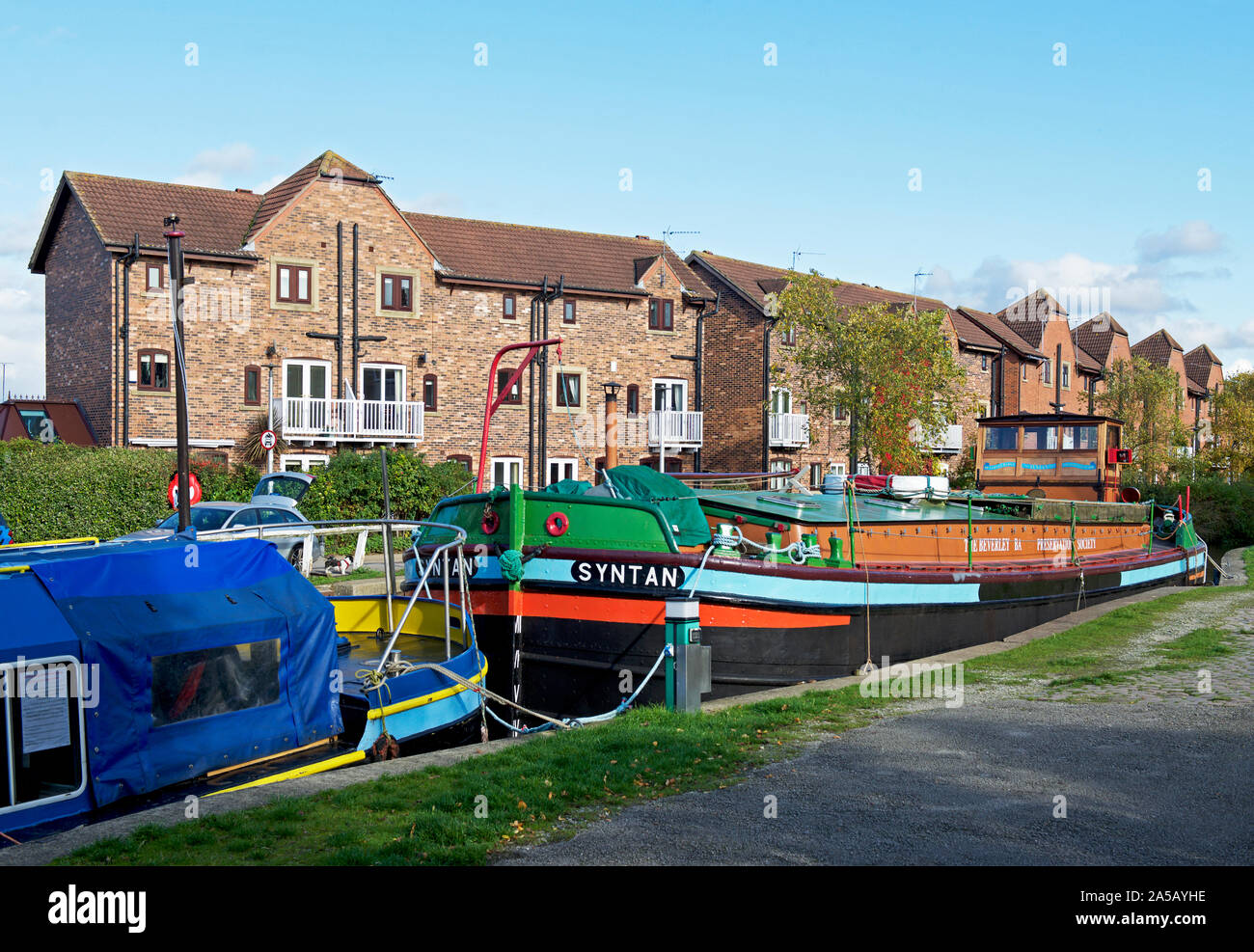 Barge moored on Beverley Beck, Beverley, East Yorkshire, England UK ...