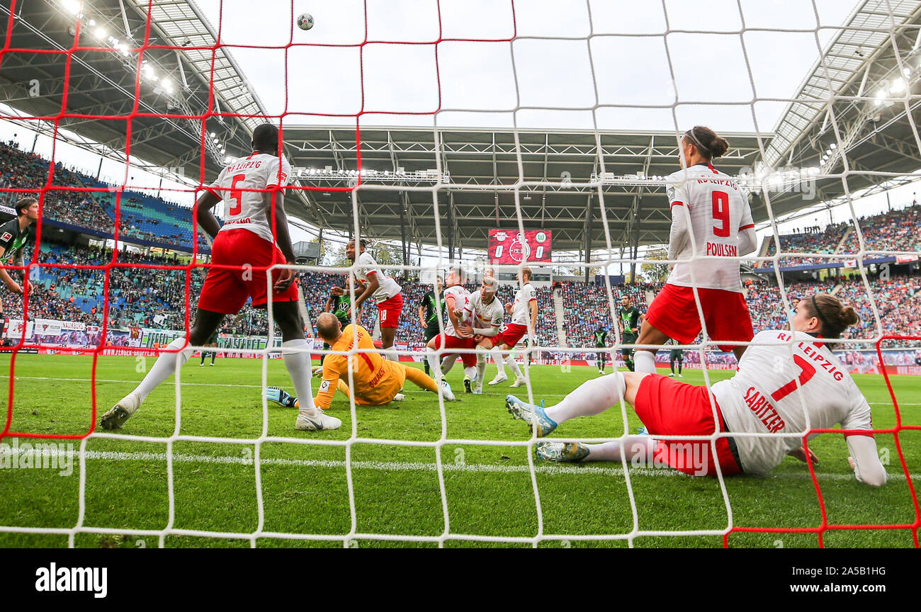 Leipzig, Germany. 19th Oct, 2019. Soccer: Bundesliga, 8th matchday, RB ...