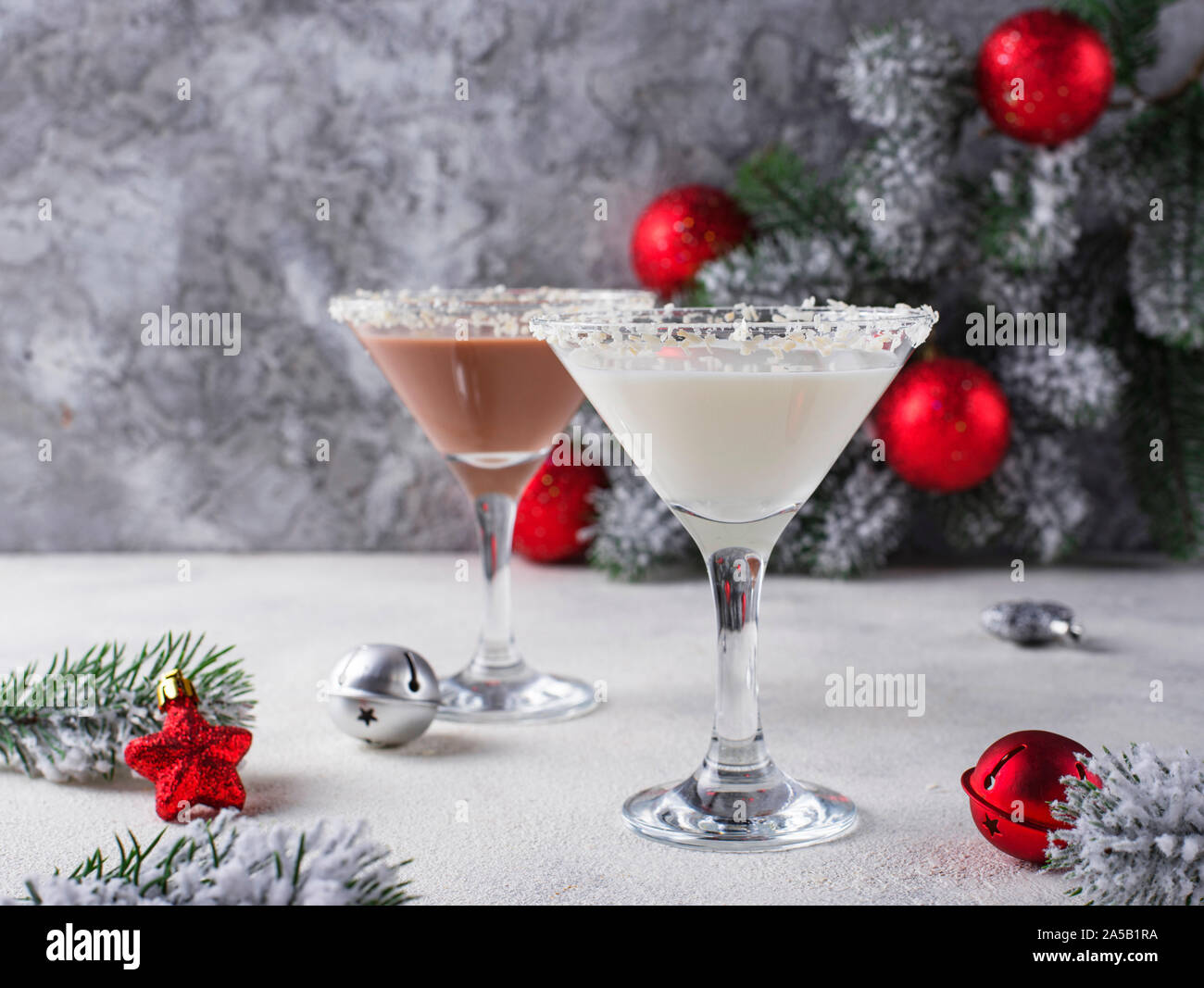 Christmas chocolate snowflake martini cocktail Stock Photo - Alamy