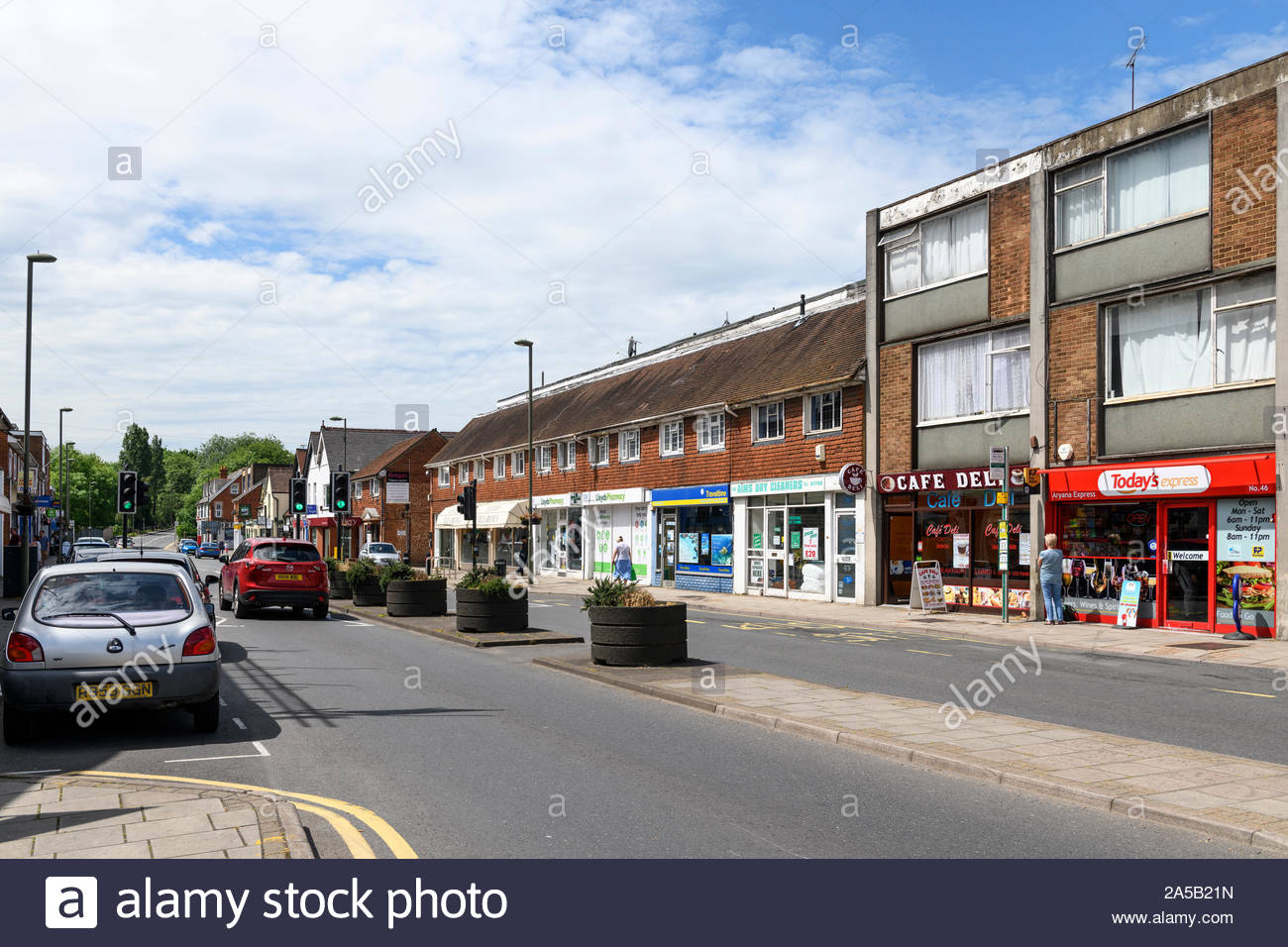 Shops With Flats Above Stock Photos & Shops With Flats Above Stock ...