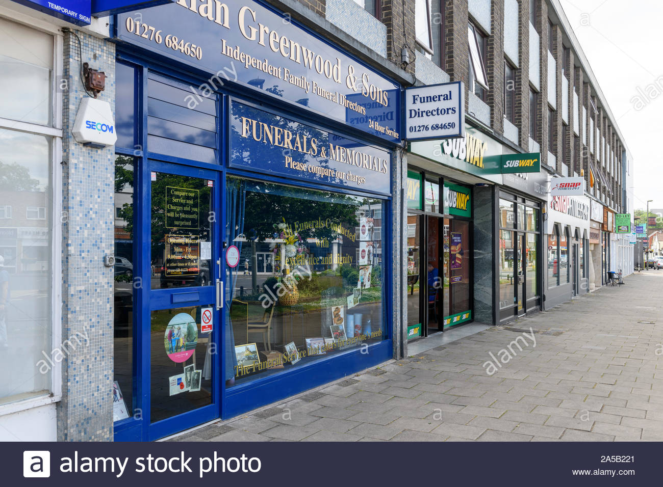 Shops Uk 1950s High Resolution Stock Photography and Images - Alamy