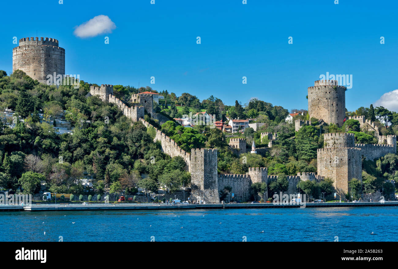 ISTANBUL TURKEY RUMELIHISARI RUMELIAN CASTLE A MEDIEVAL FORTRESS ON THE ...