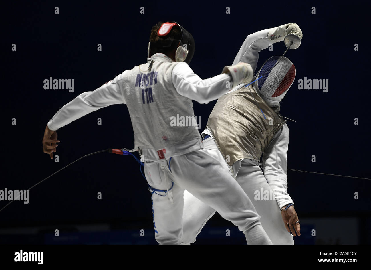 Fencing bout hi-res stock photography and images - Alamy
