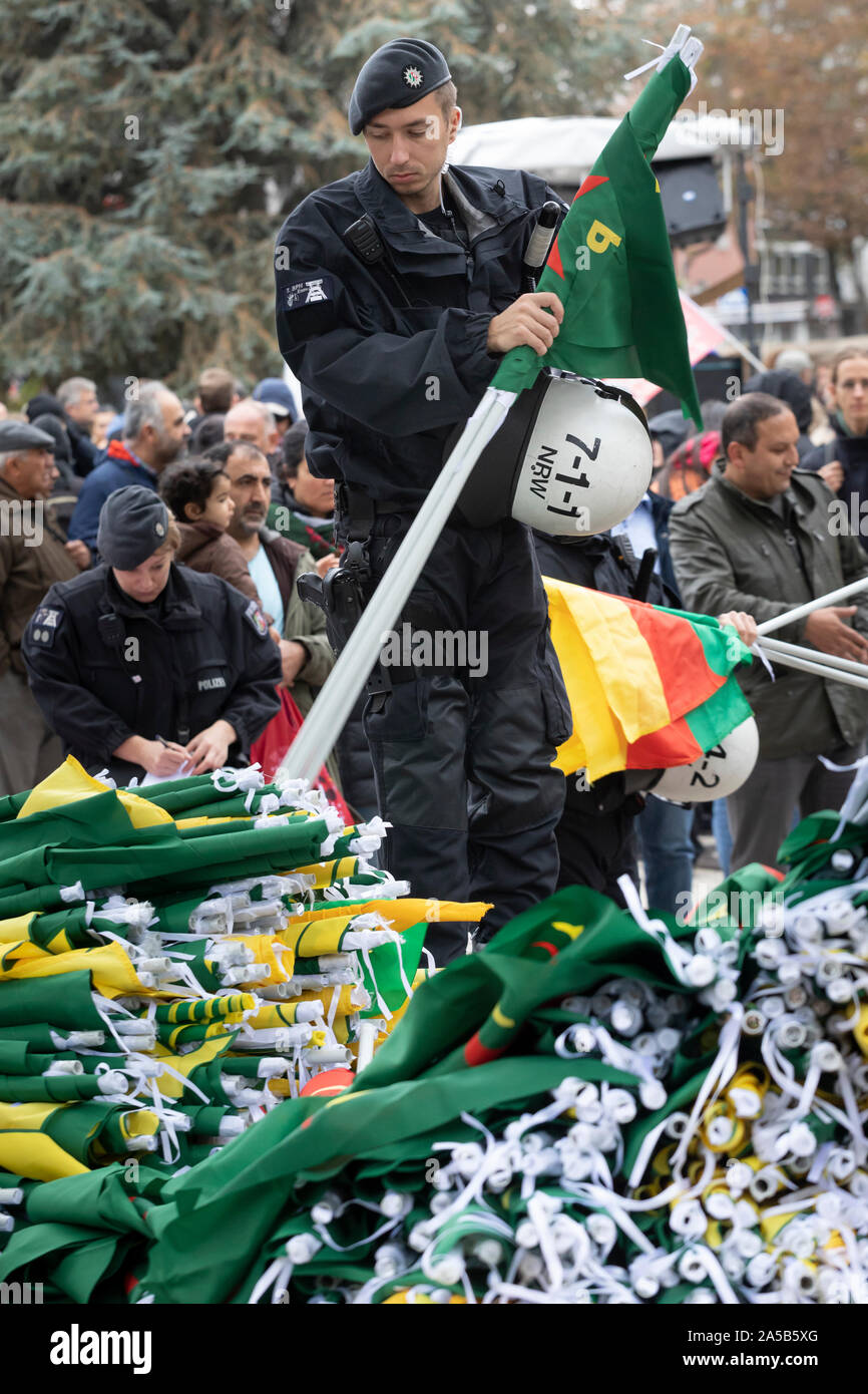 Demonstration on Saturday 2019/10/19 in Cologne against the military ...