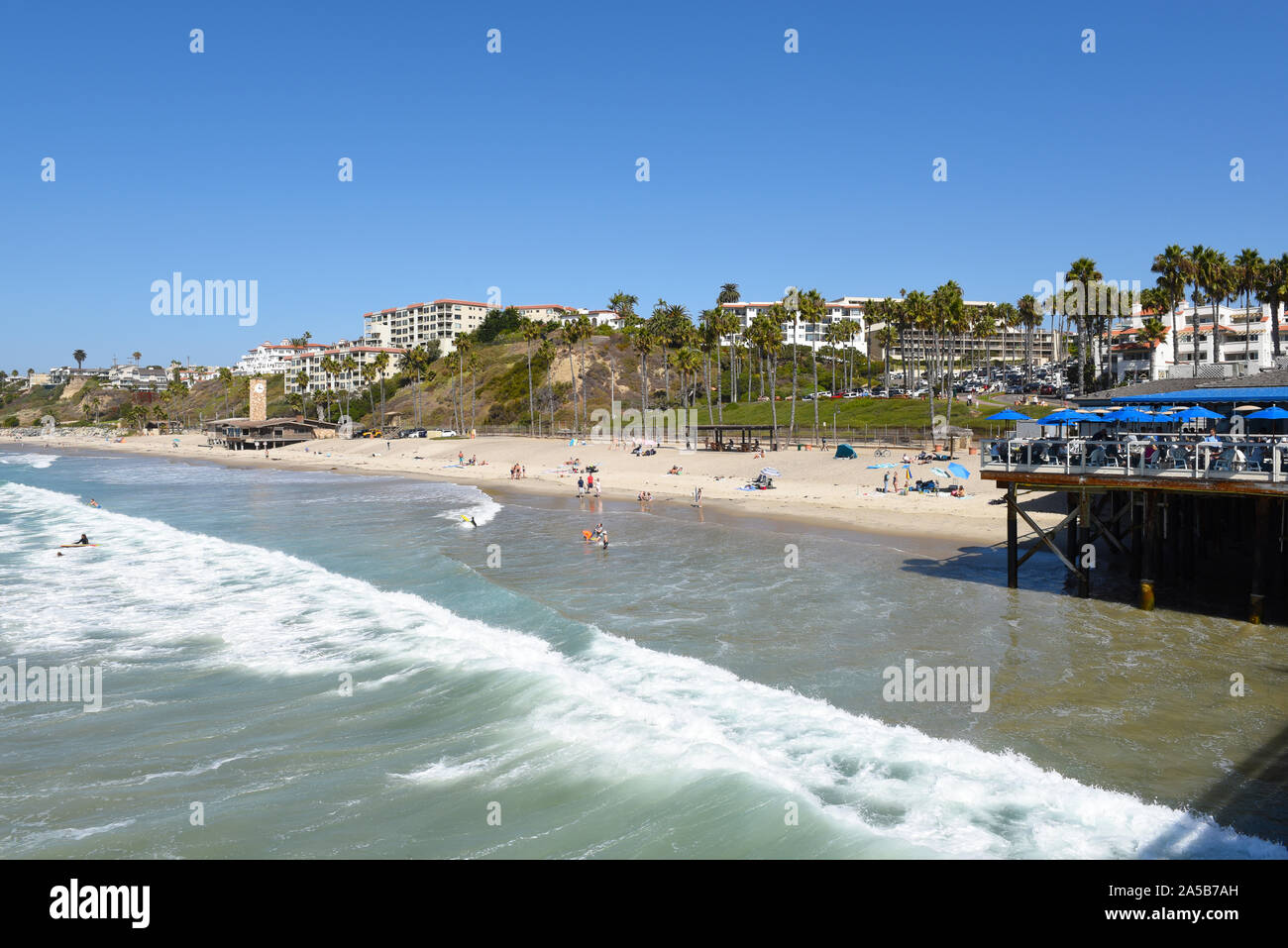 SAN CLEMENTE, CALIFORNIA - 18 OCT 2019: The beach and coastline with ...