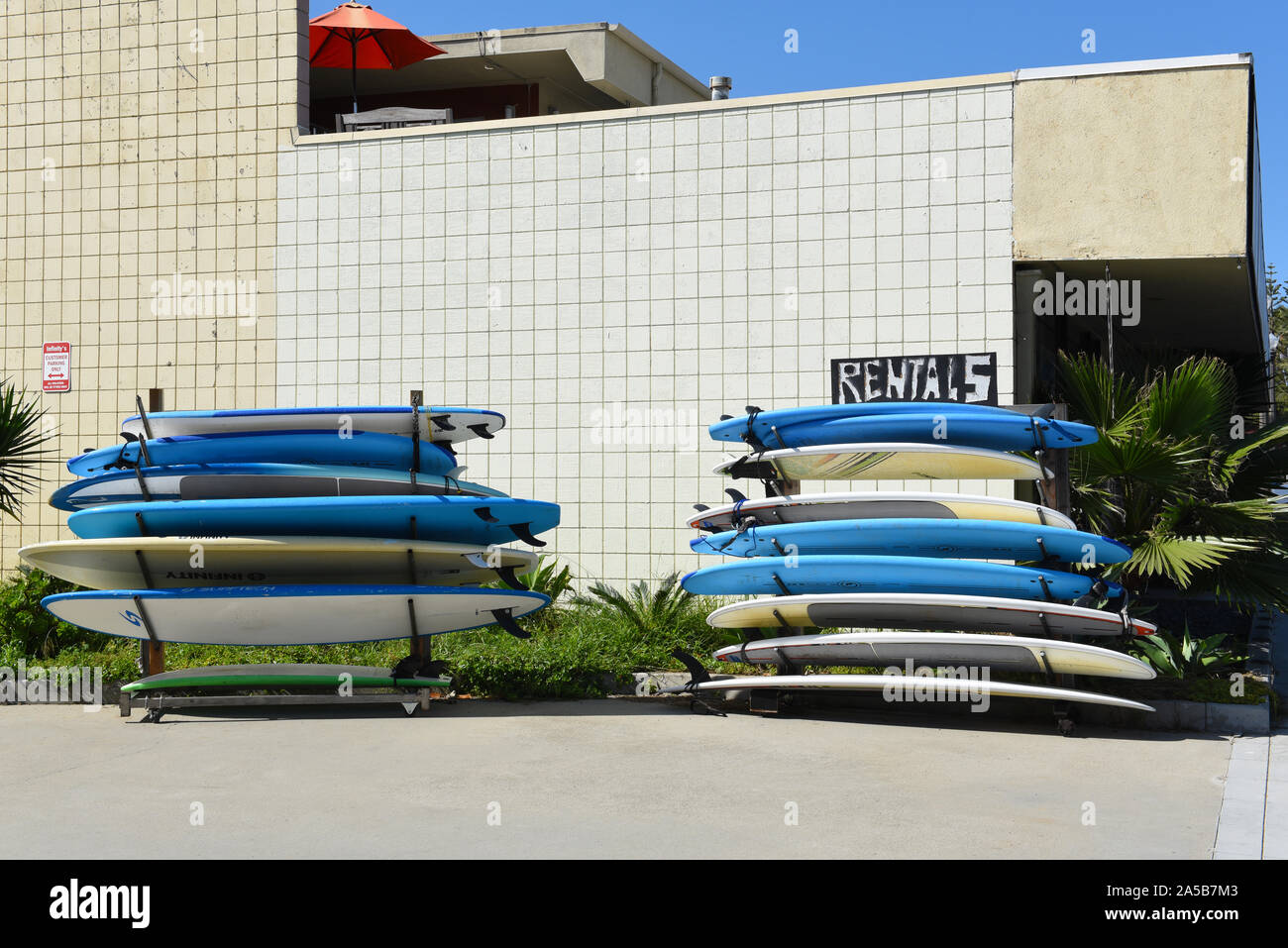 Infinity surfboards hi-res stock photography and images - Alamy