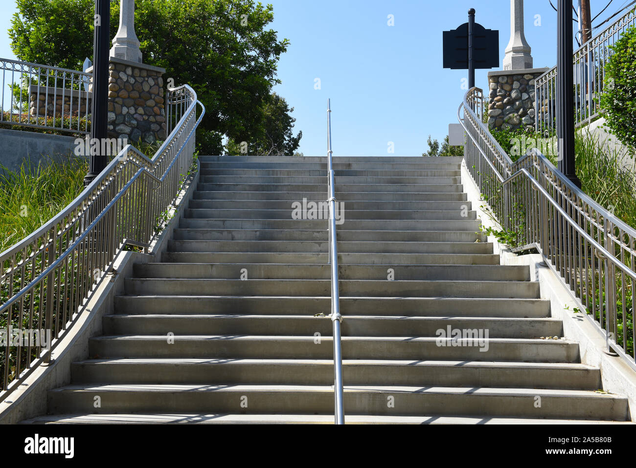Historic train station with tracks hi-res stock photography and images ...
