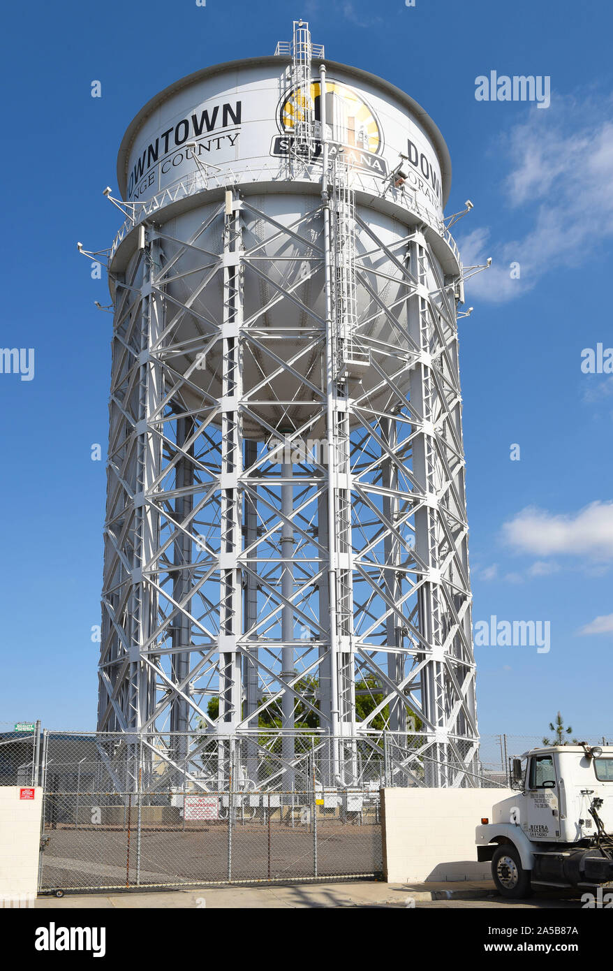 Feet railroad hi-res stock photography and images - Alamy