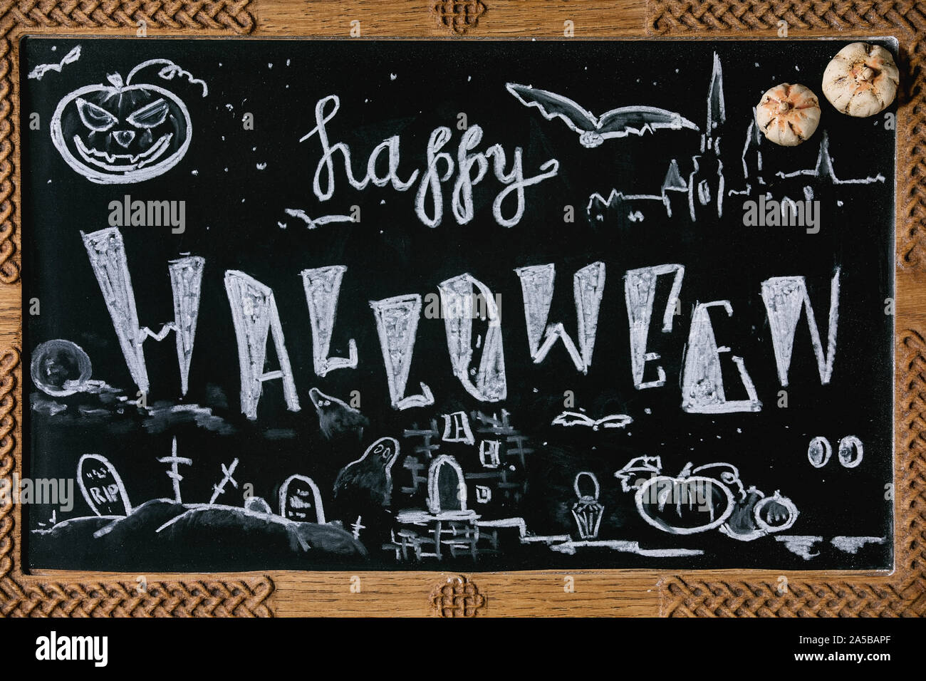 Happy Halloween hand lettering Stock Photo - Alamy