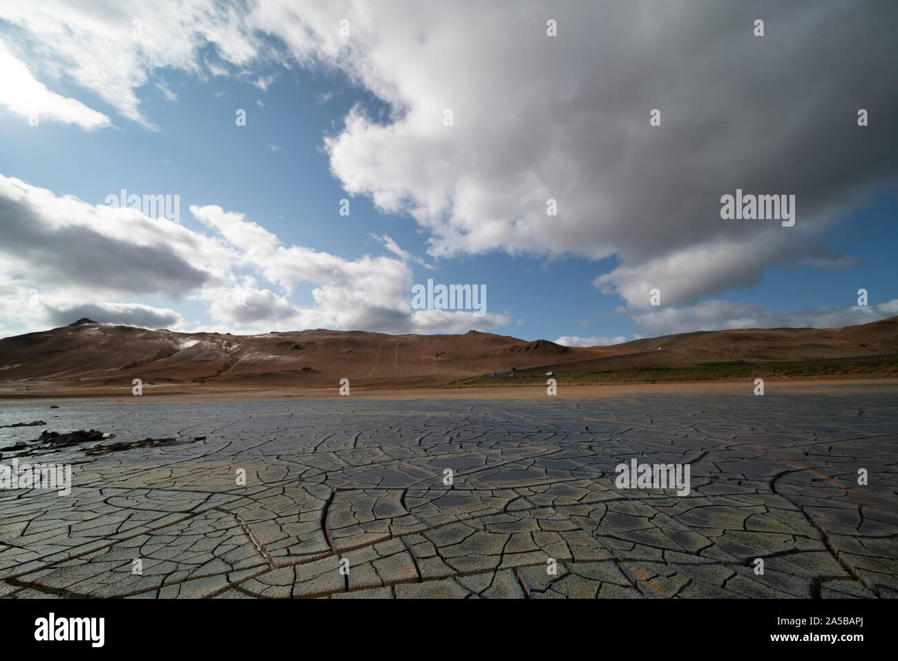 Dried land in the desert. Cracked soil crust Stock Photo - Alamy
