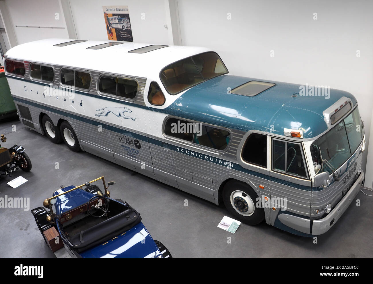 Motor coach hi-res stock photography and images - Alamy