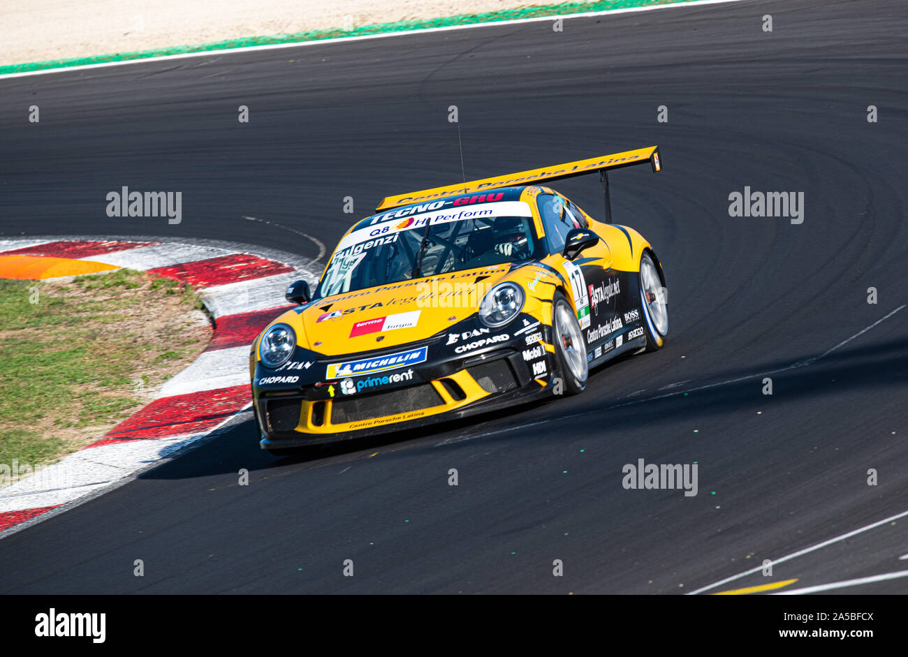 Professional race car driving hi-res stock photography and images - Alamy