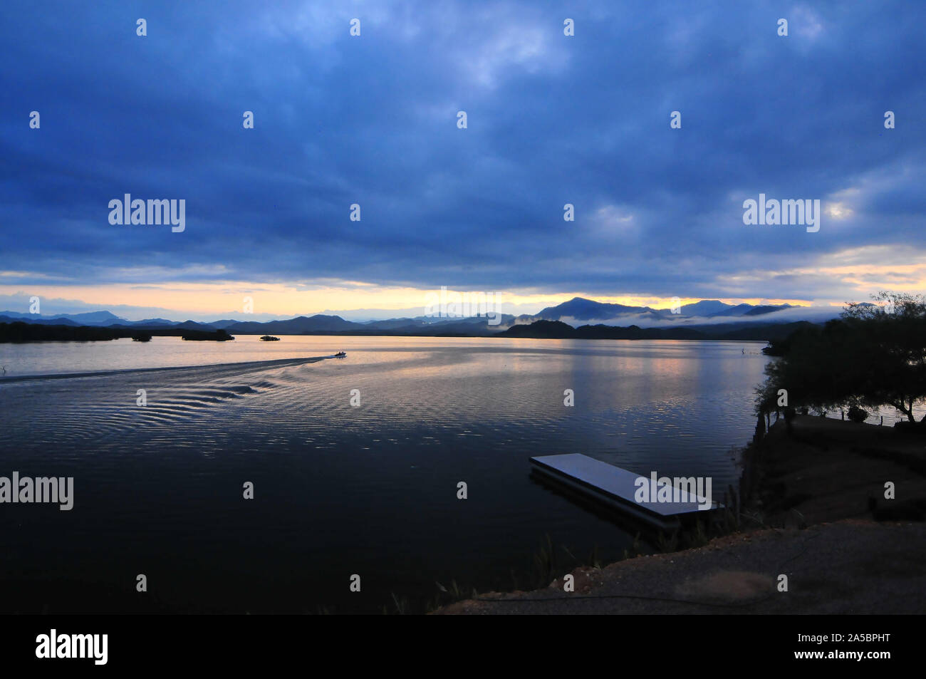 Lake picachos mexico hi-res stock photography and images - Alamy