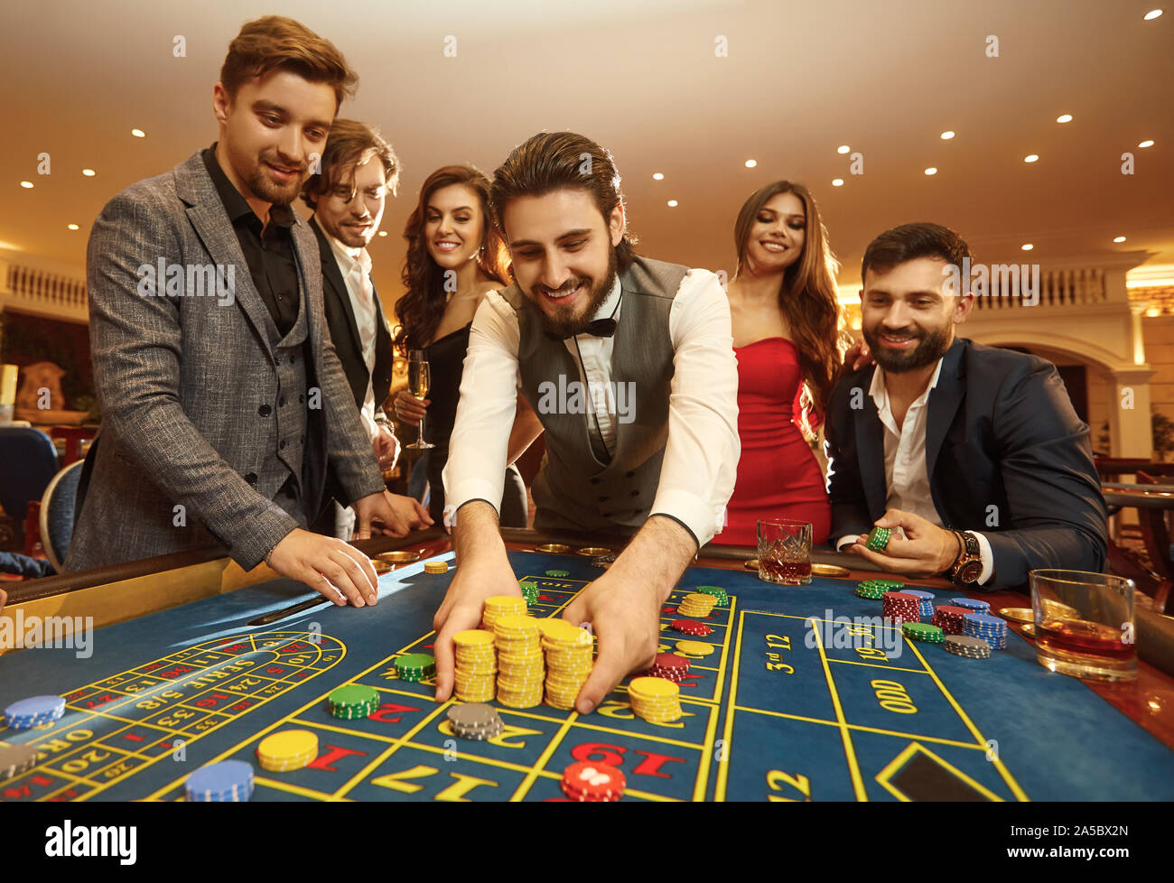Casino roulette hi-res stock photography and images - Alamy