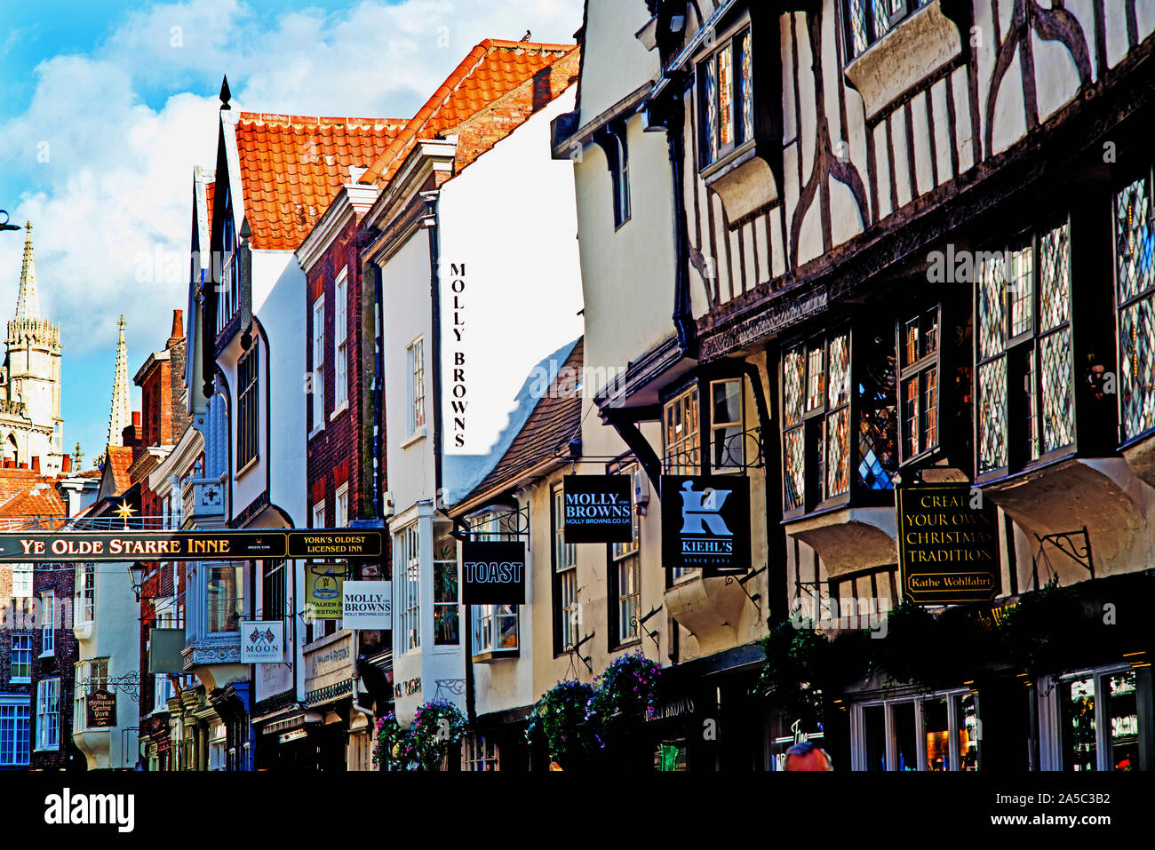 Stonegate york shops hi-res stock photography and images - Alamy