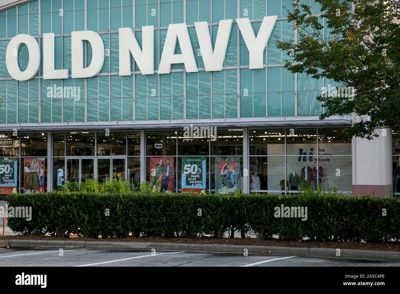 Old navy logo hi-res stock photography and images - Alamy