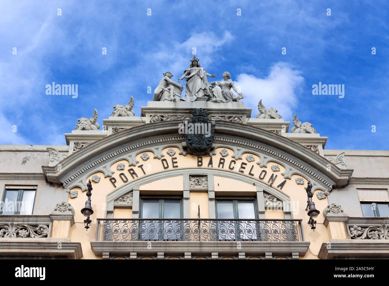 Old customs house barcelona hi-res stock photography and images - Alamy