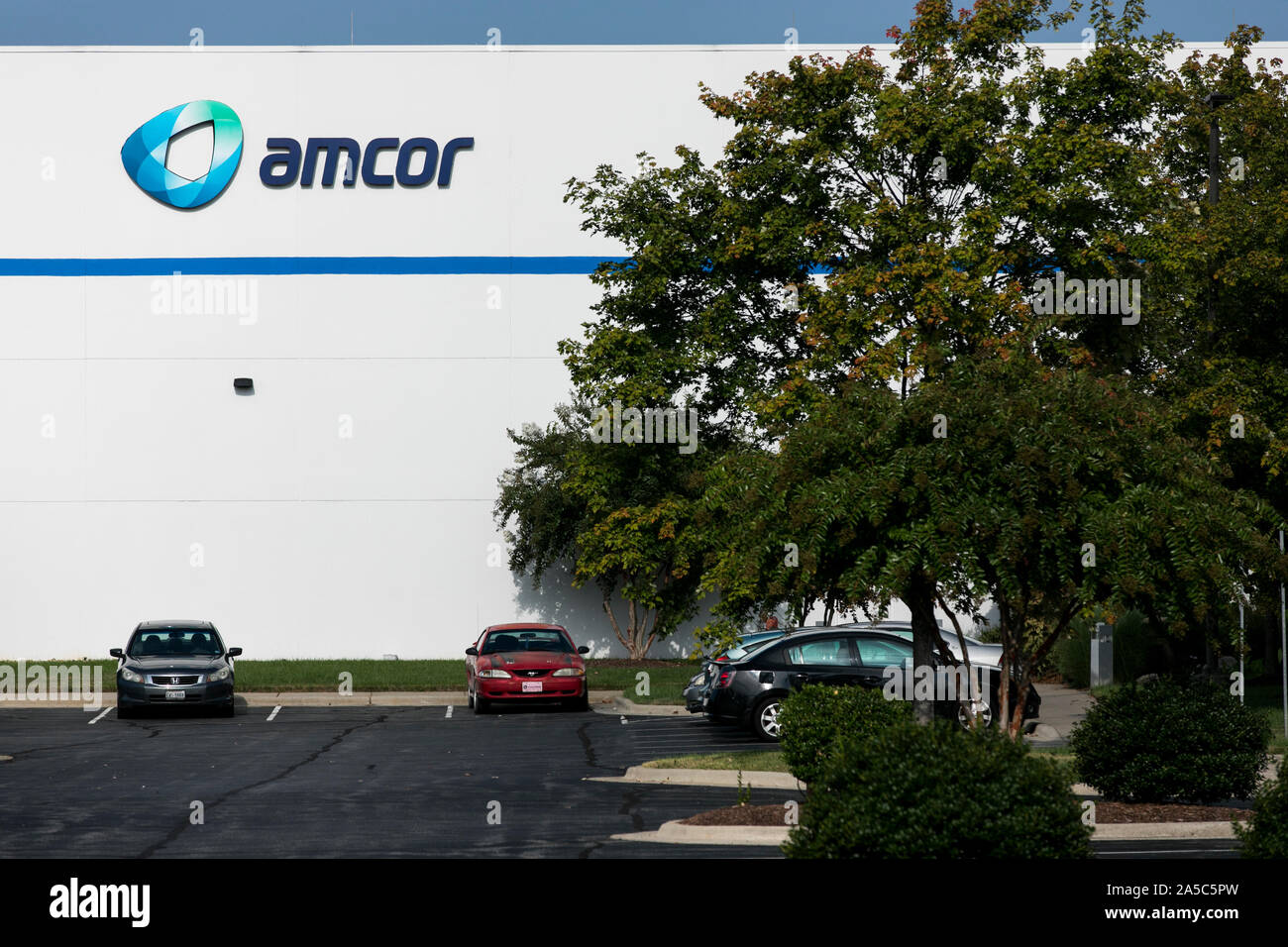 Amcor logo hi-res stock photography and images - Alamy