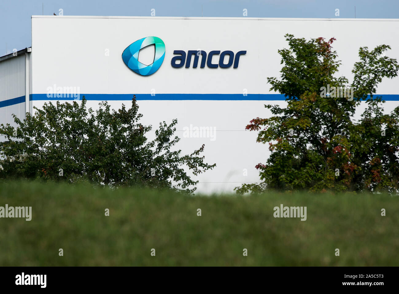 Amcor logo hi-res stock photography and images - Alamy