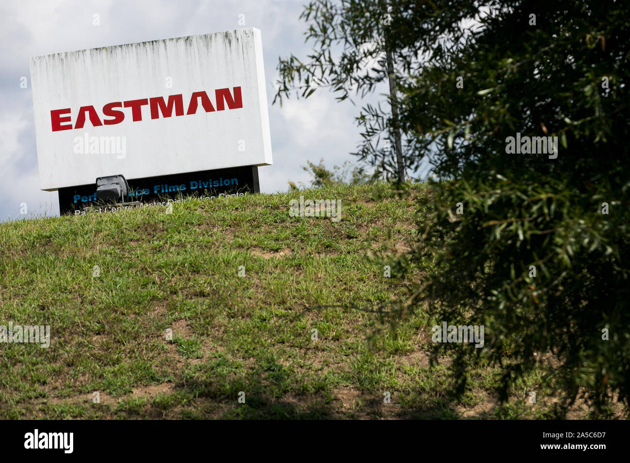 Eastman logo hi-res stock photography and images - Alamy