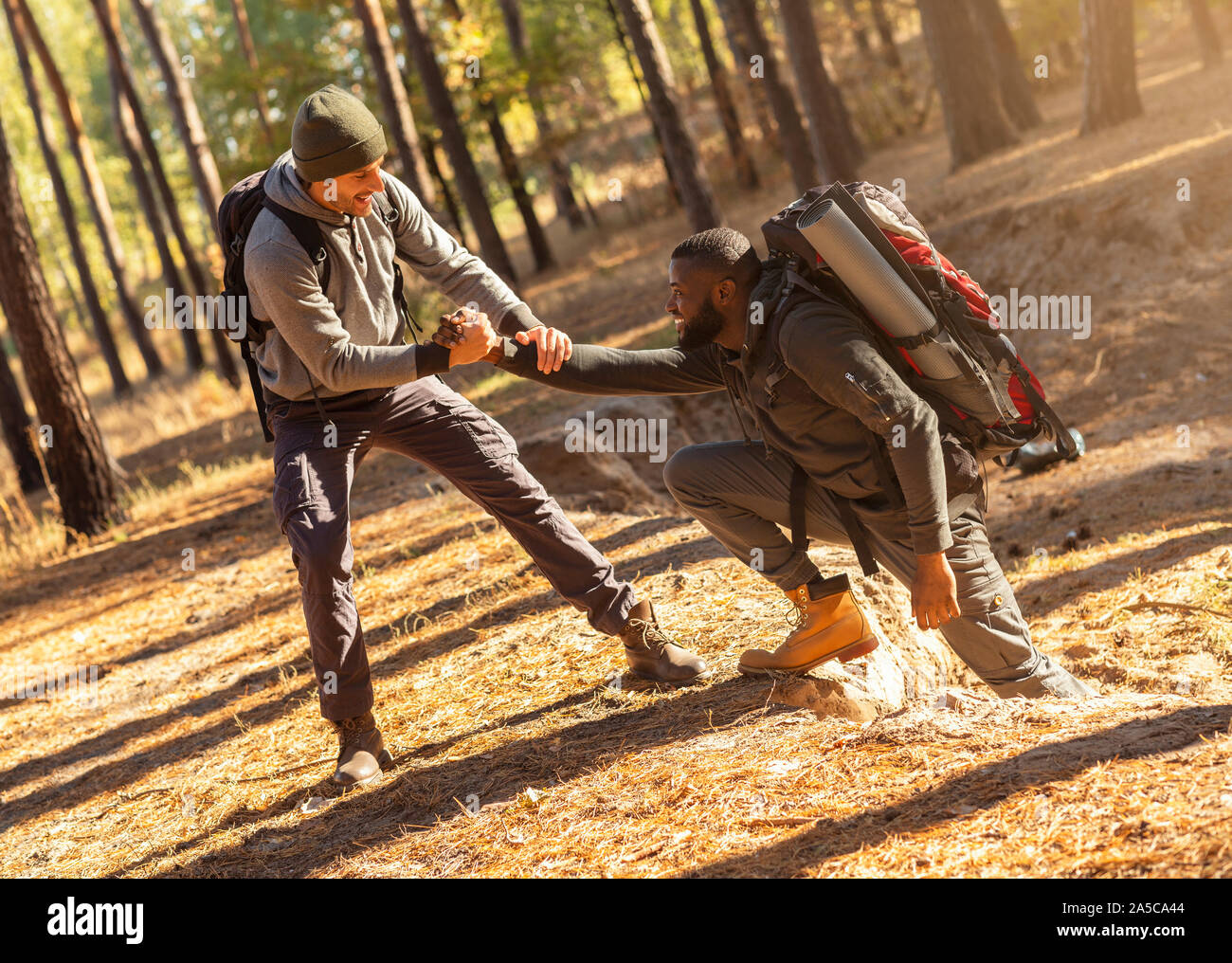 Helping another man hi-res stock photography and images - Alamy