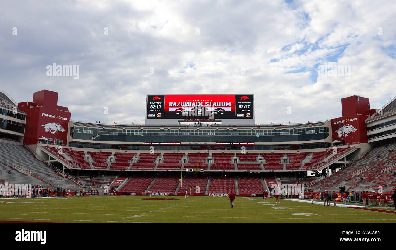 Razorback stadium hi-res stock photography and images - Alamy