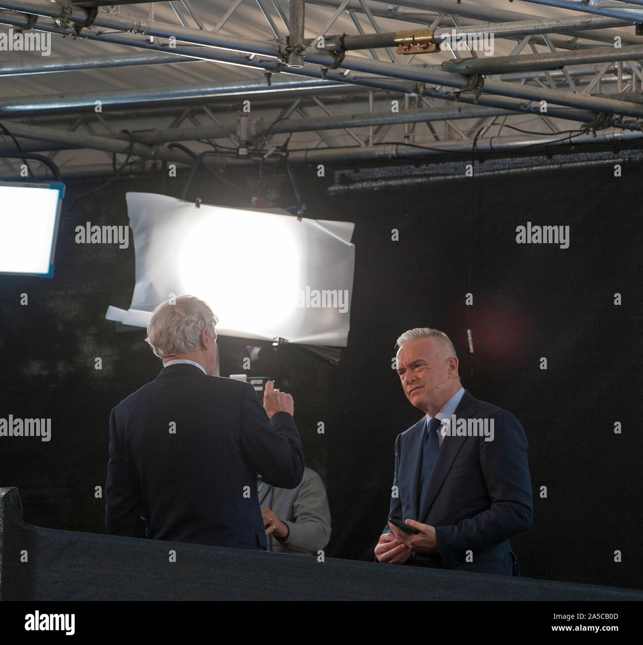 Newsreader huw edwards hi-res stock photography and images - Alamy