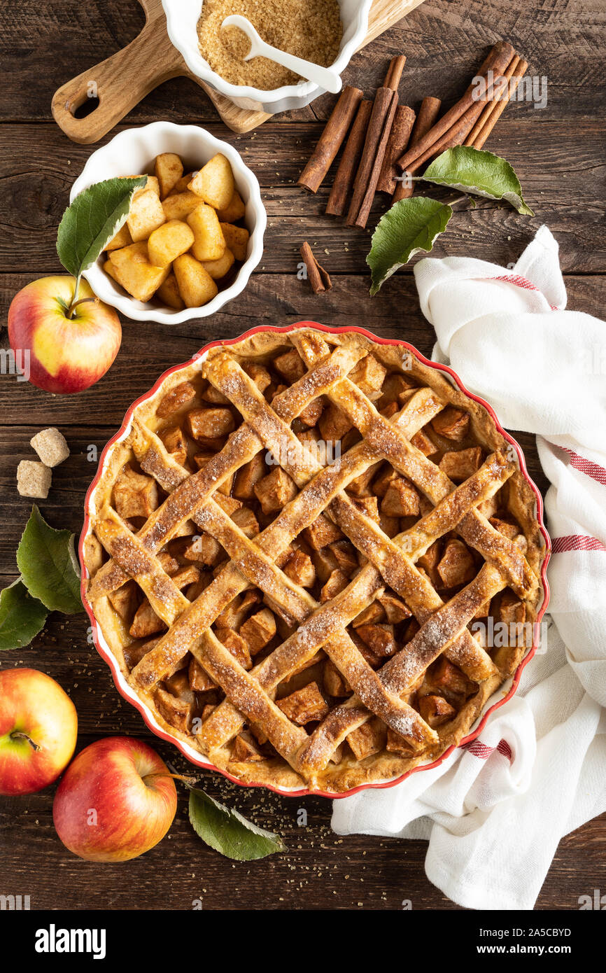 Apple pie. Traditional american apple pie with fresh apples and ...