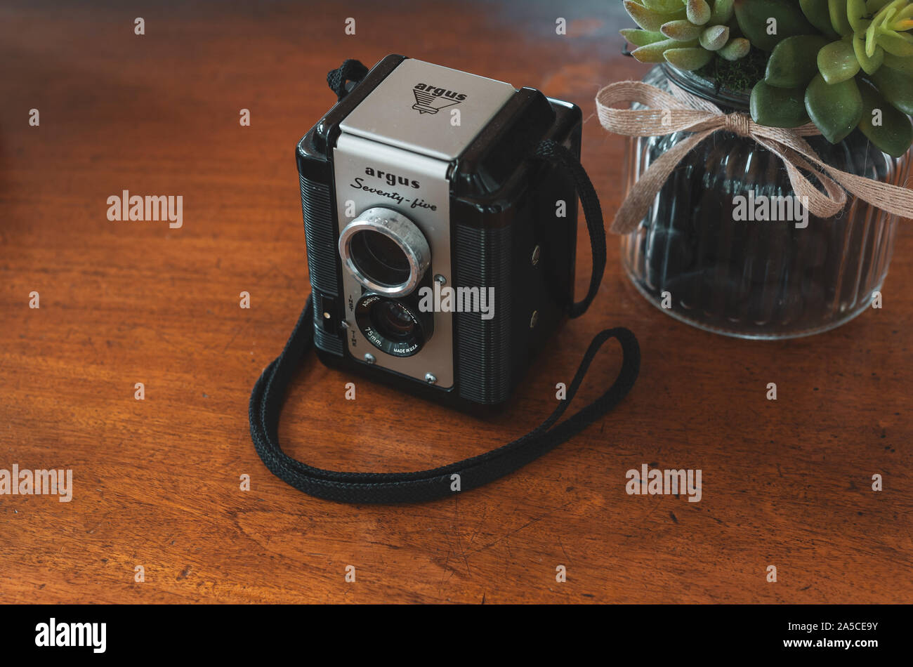 Five cameras hi-res stock photography and images - Alamy