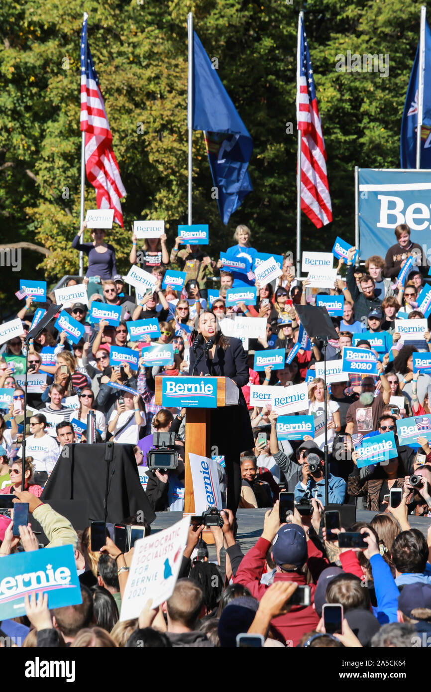 Queensbridge Park, Queens, New York, USA - October 19, 2019: huge ...