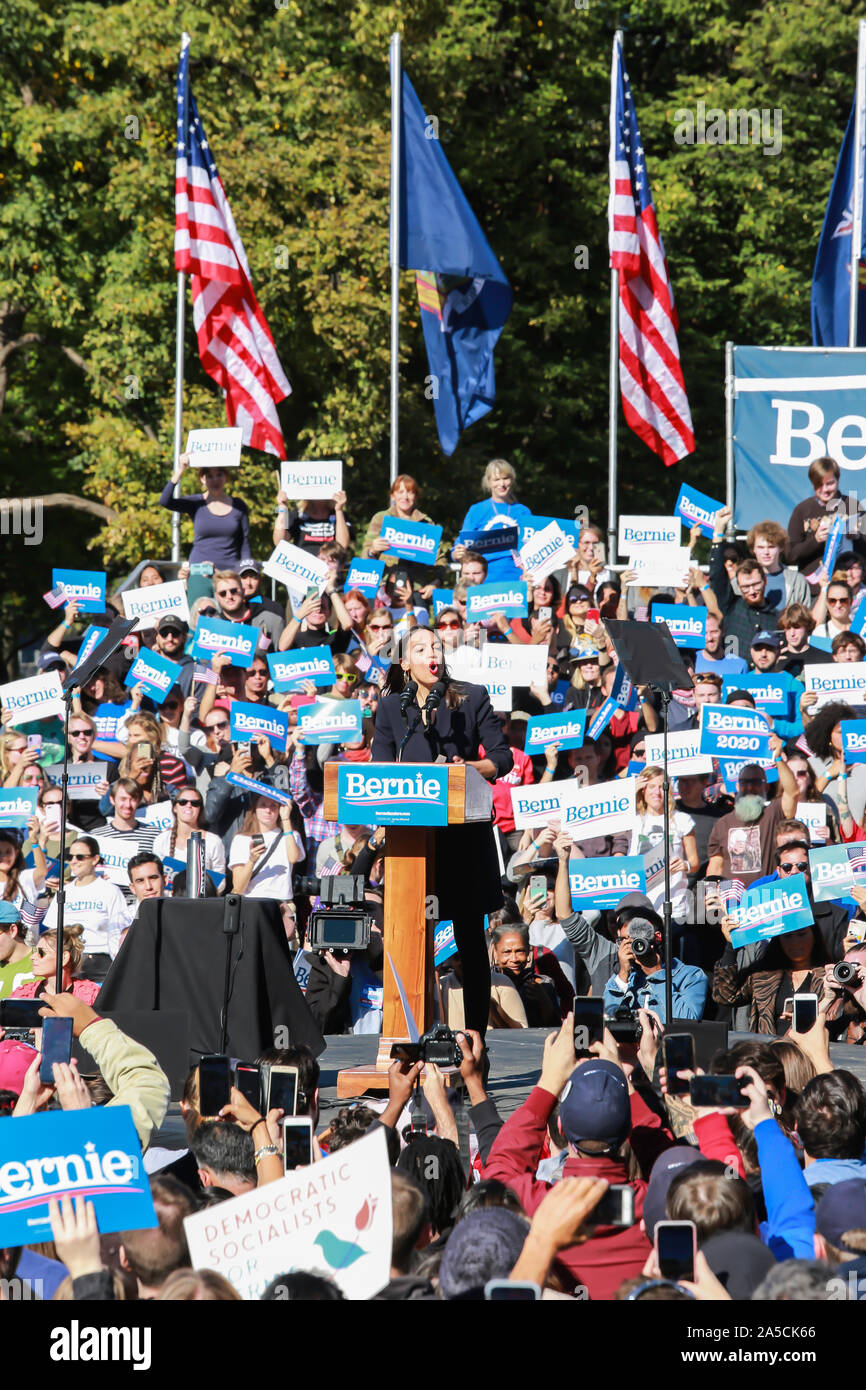 Queensbridge Park, Queens, New York, USA - October 19, 2019: huge ...