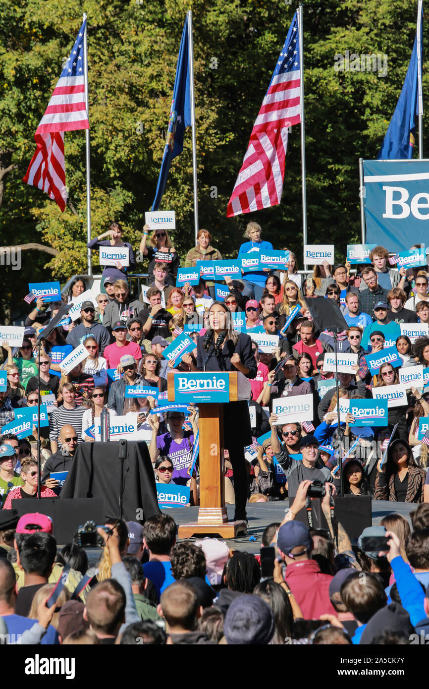 Queensbridge Park, Queens, New York, USA - October 19, 2019: huge ...