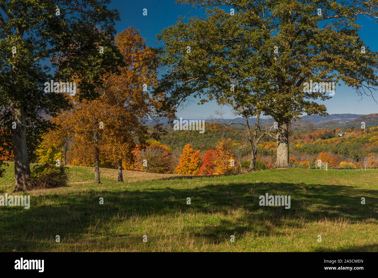 Fall foliage panorama hi-res stock photography and images - Alamy