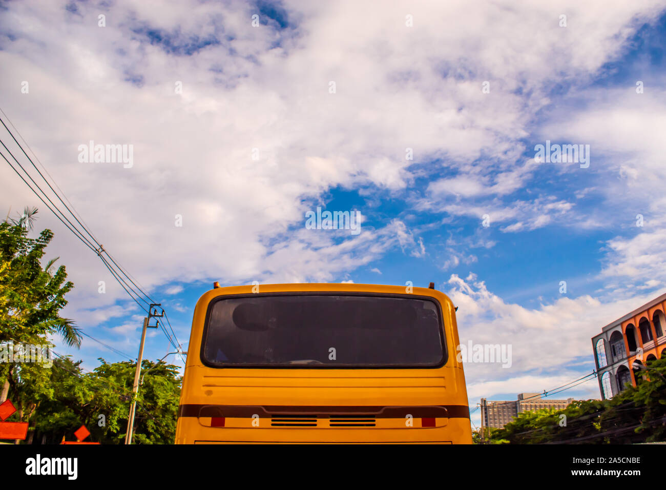 Orange bus hi-res stock photography and images - Alamy
