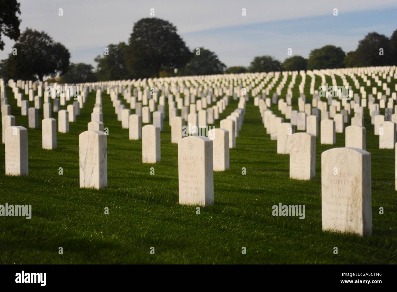 National cemetery administration hi-res stock photography and images ...