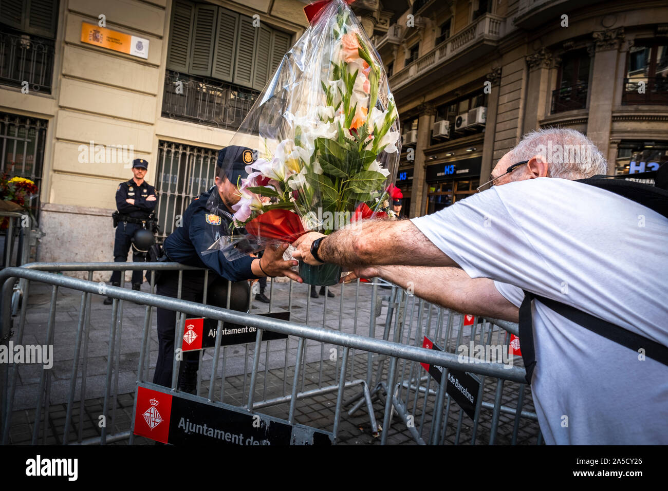 Following police actions hi-res stock photography and images - Alamy