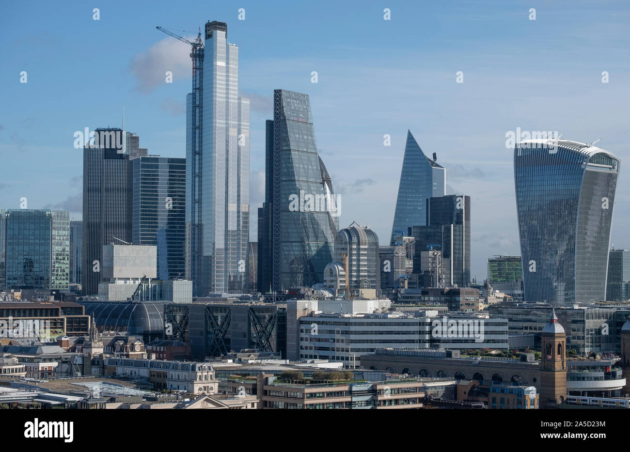 Skyscraper office buildings in hi-res stock photography and images - Alamy