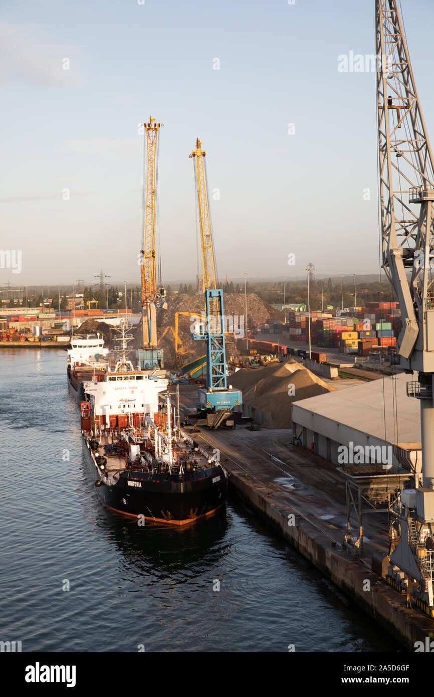 Container ship in Southampton docks, uk Stock Photo - Alamy