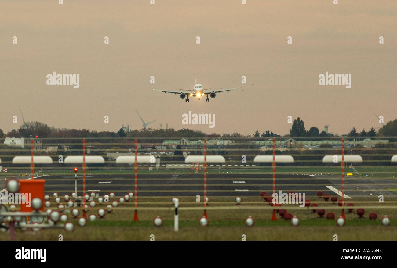 Berlin, Germany. 20th Oct, 2019. An aircraft lands at Berlin-Tegel ...