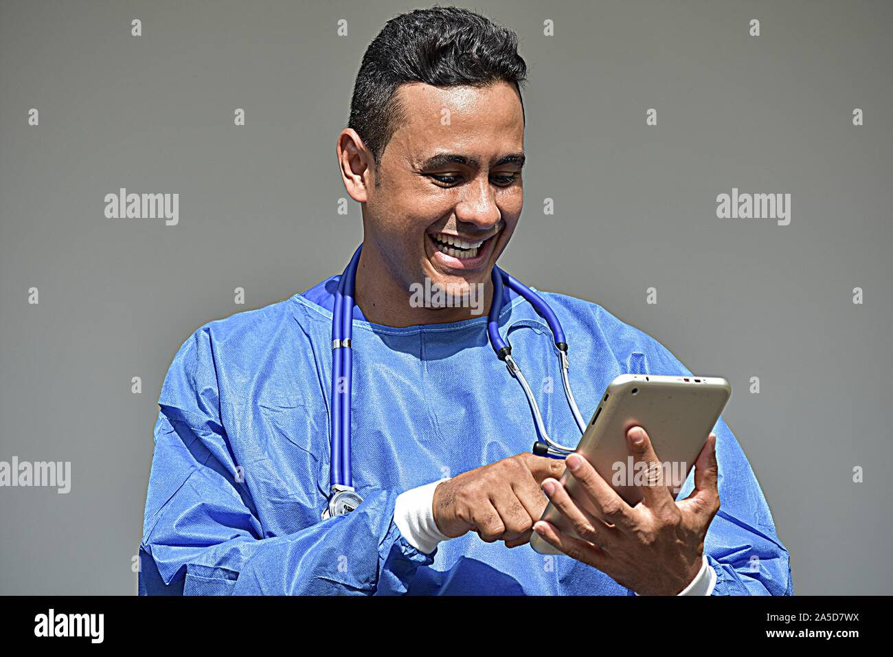 Male surgeon wearing scrubs hi-res stock photography and images - Alamy