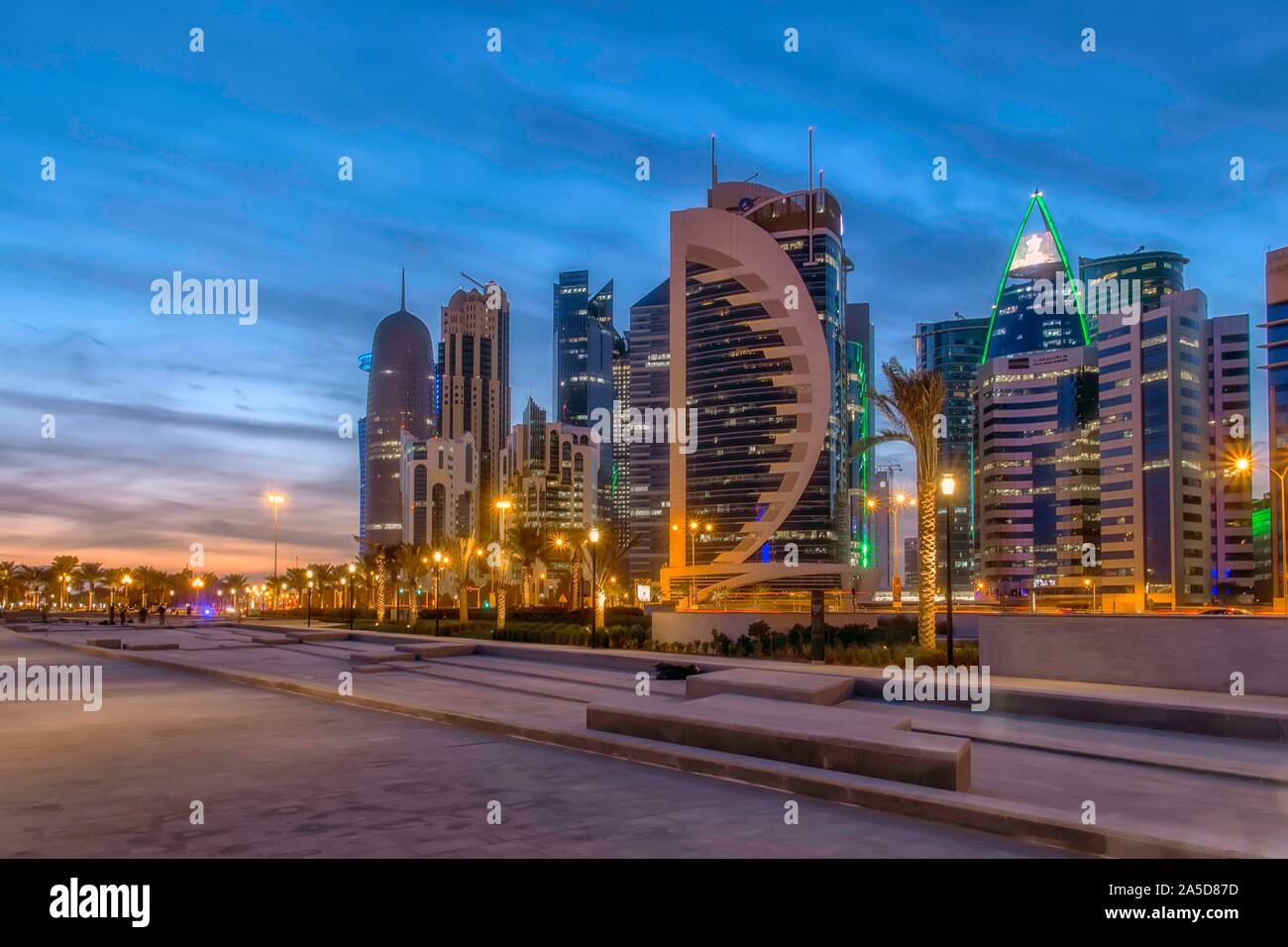 2022 building doha aerial hi-res stock photography and images - Alamy