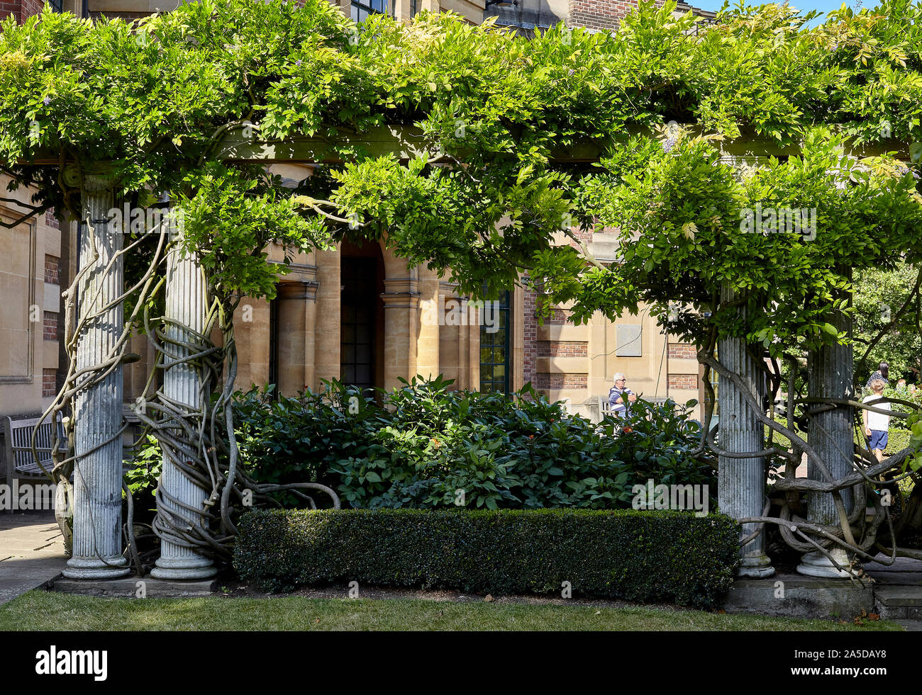 Eltham palace garden hi-res stock photography and images - Alamy