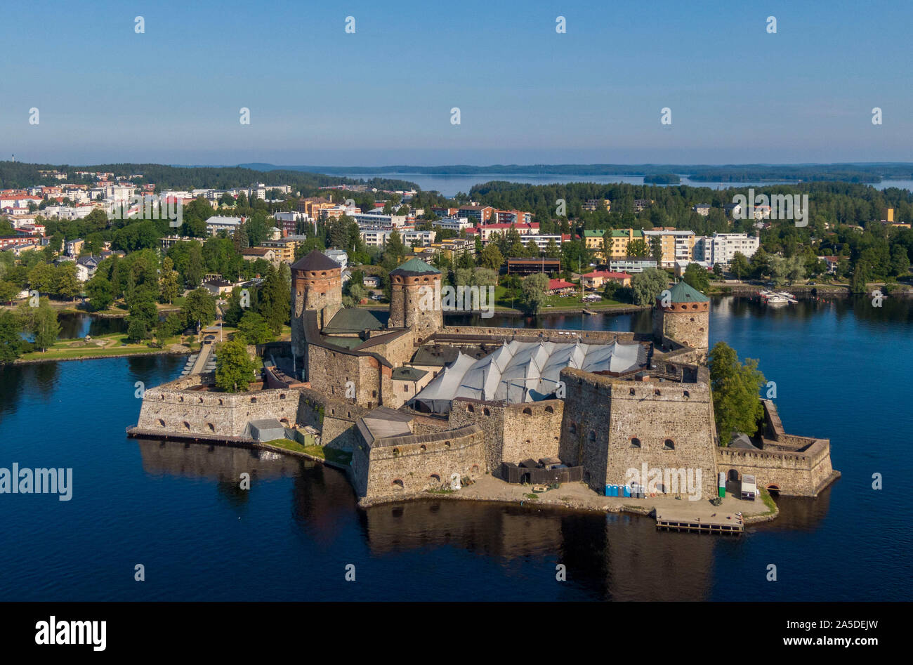 Olavinlinna castle water castle savonlinna hi-res stock photography and ...