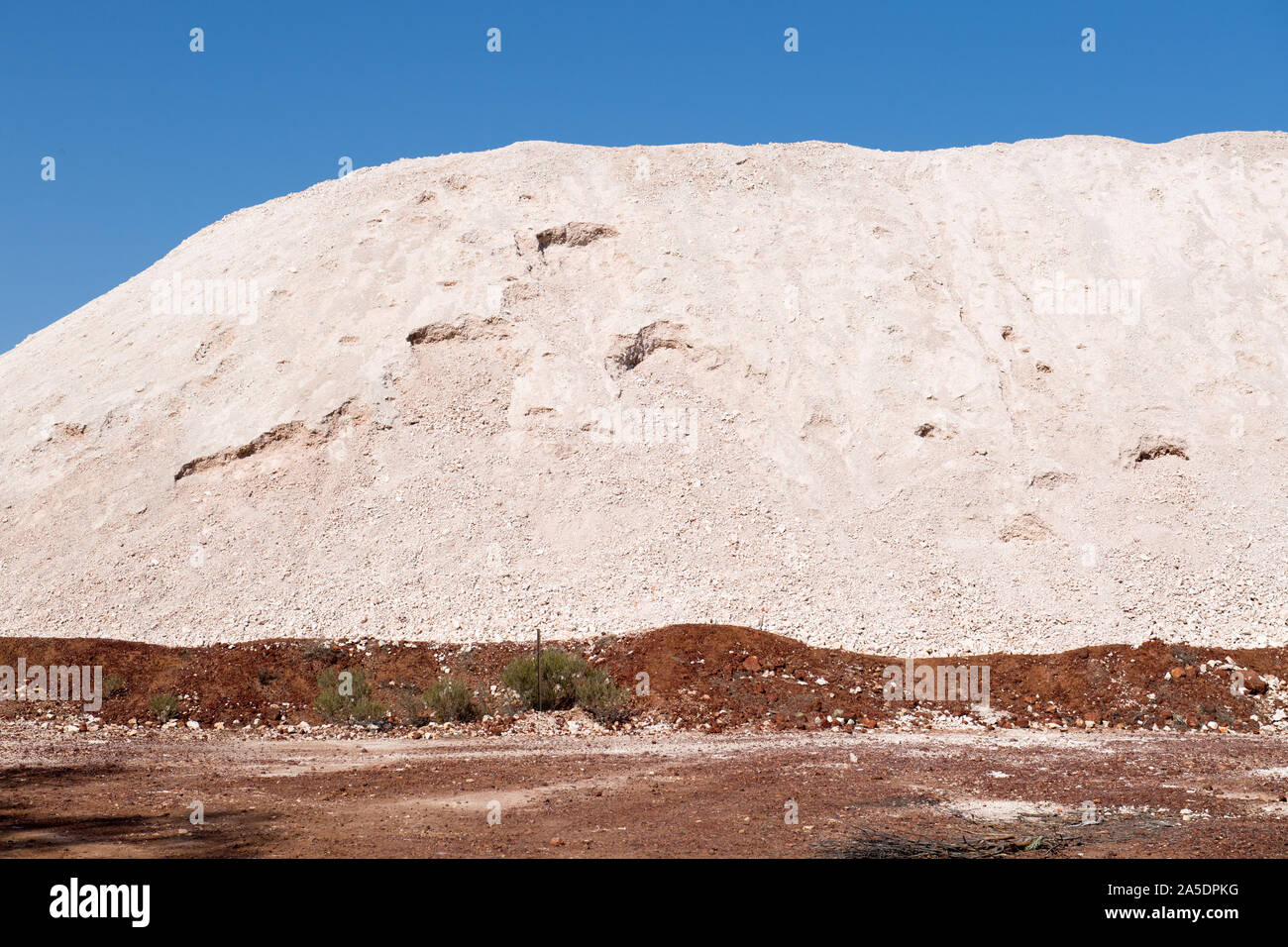 Mine dump site / mullock heap - Grawin Opal Fields, New South Wales ...