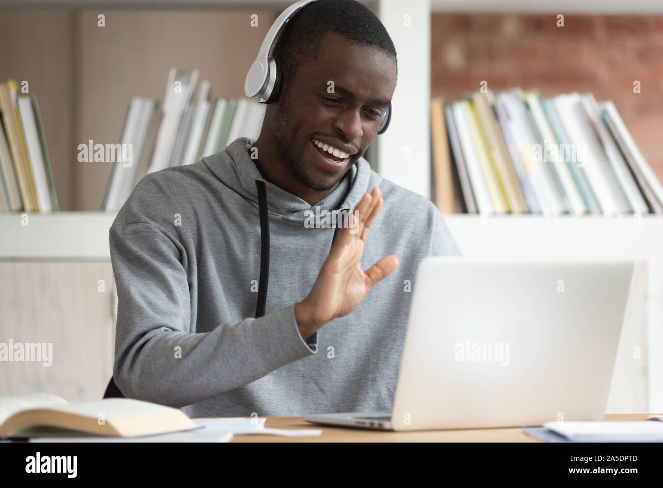 Videocall training hi-res stock photography and images - Alamy